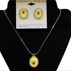 Jewelry | New On Card Gold Floral Victorian Cottage Core Necklace And ...